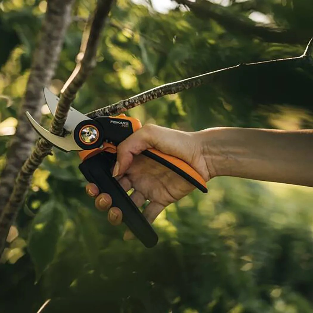 Fiskars rávágó metszőolló X-sorozat P941 M