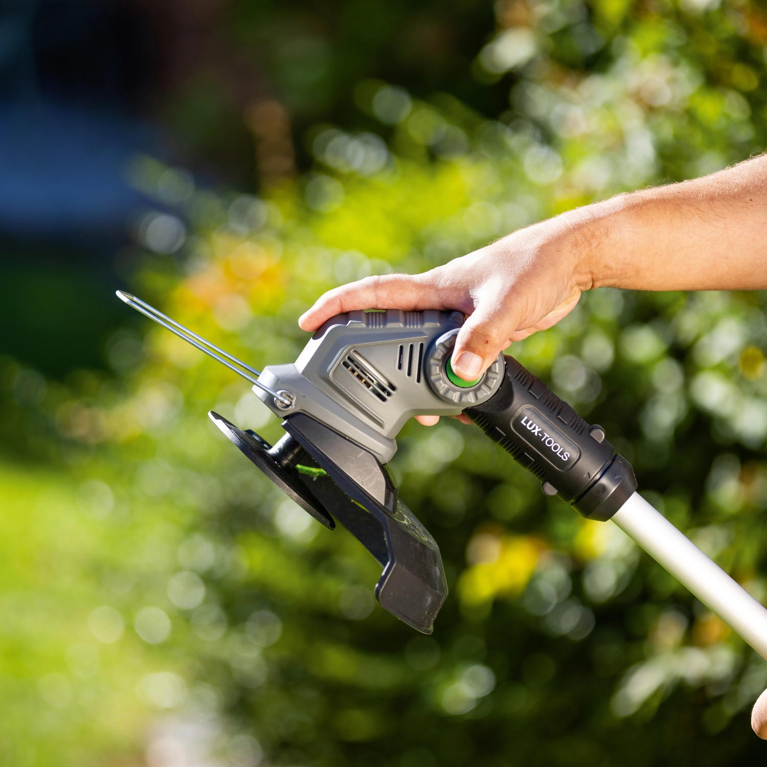 LUX 1 PowerSystem A-RT-20/26-24 20 V akkus szegélynyíró akkuval és töltővel vásárlása az OBI -nál