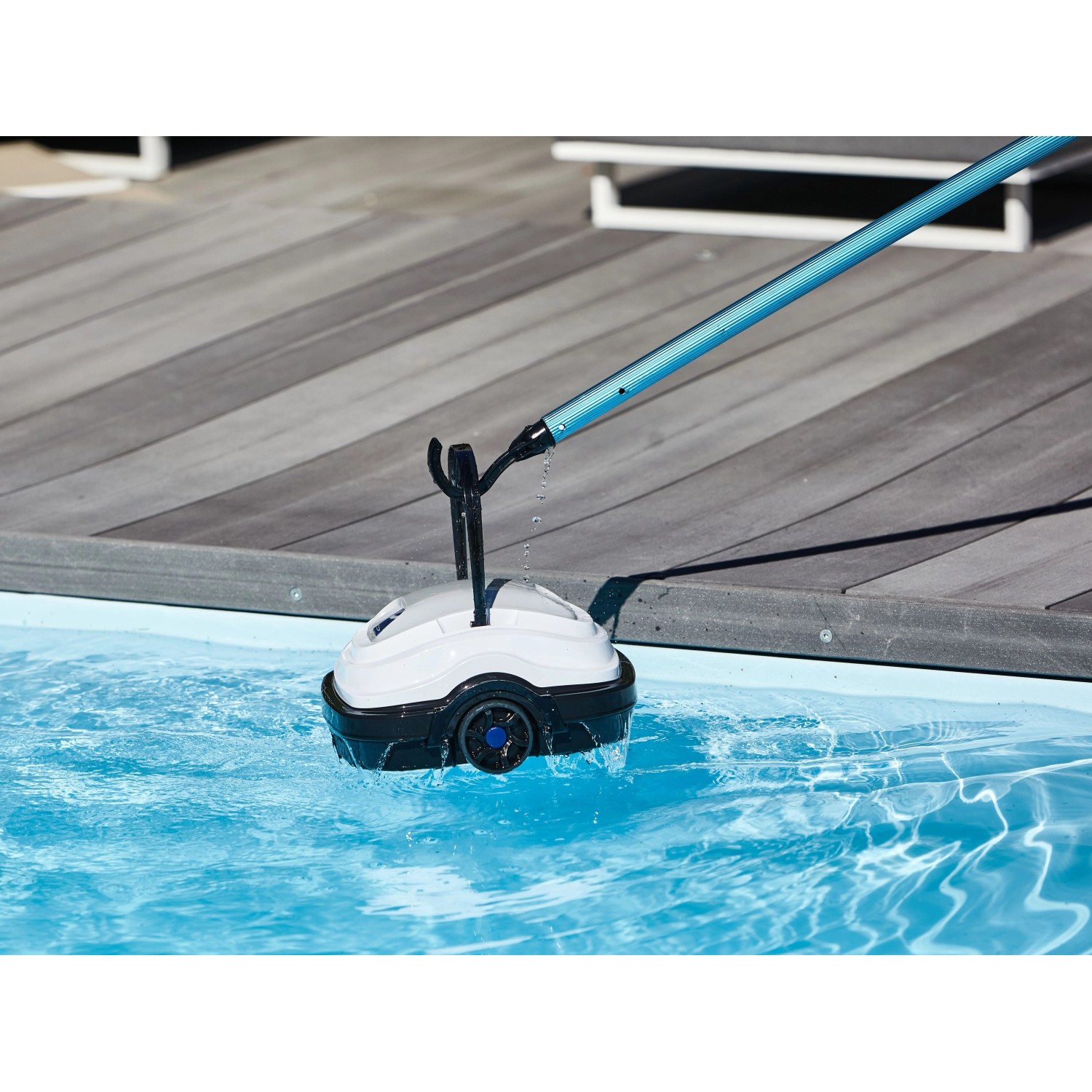 Orca 45 CL akkumulátoros medencetisztító robot a medencealjzathoz vásárlása az OBI -nál