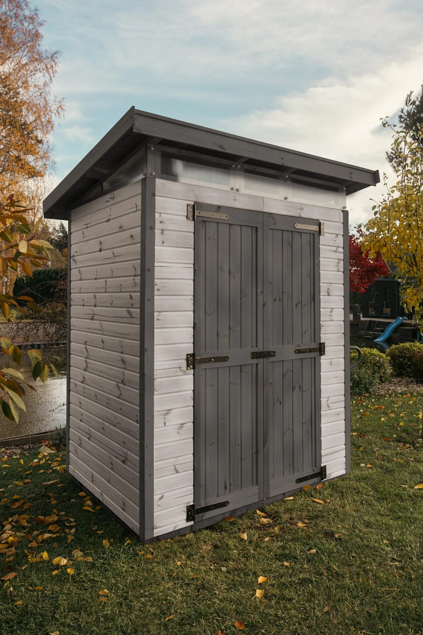 Upyard kerti ház Strongbox M alappal 163 cm x 127 cm szürke FSC®